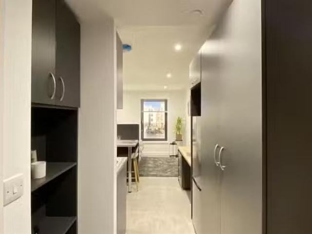 Deal! 1 BA Studio flat for rent in 32 Griffin Westgate One 369.