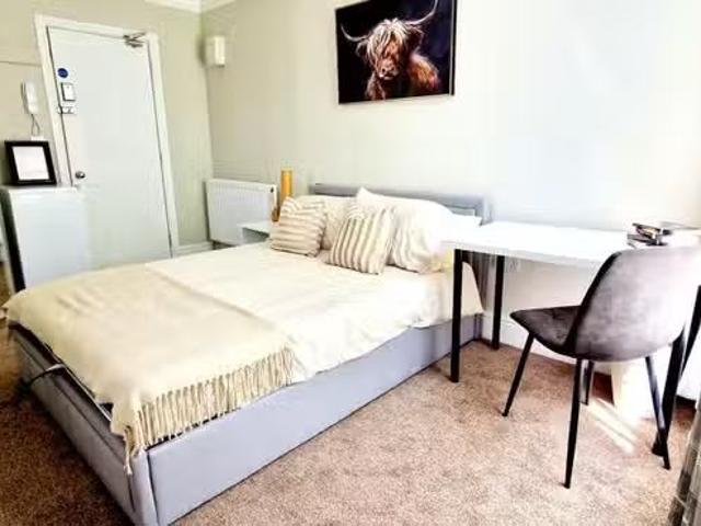 Unique 1 BA Terraced house for rent in Gravesend, Kent, DA12