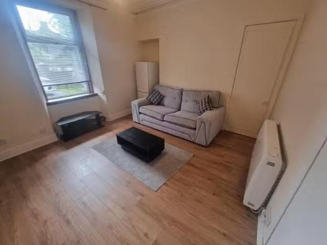 Charming 1 BA 1 bedroom apartment for rent in Colville Place.