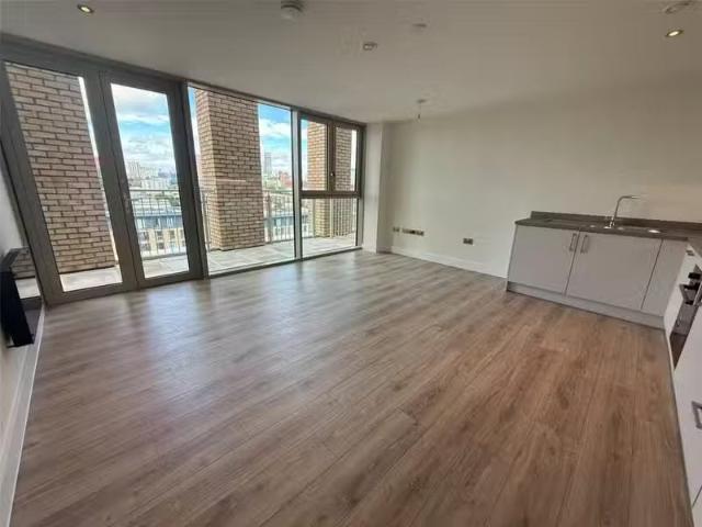 For Rent! 1 BA 1 bedroom apartment for rent in Boulevard Plaza.