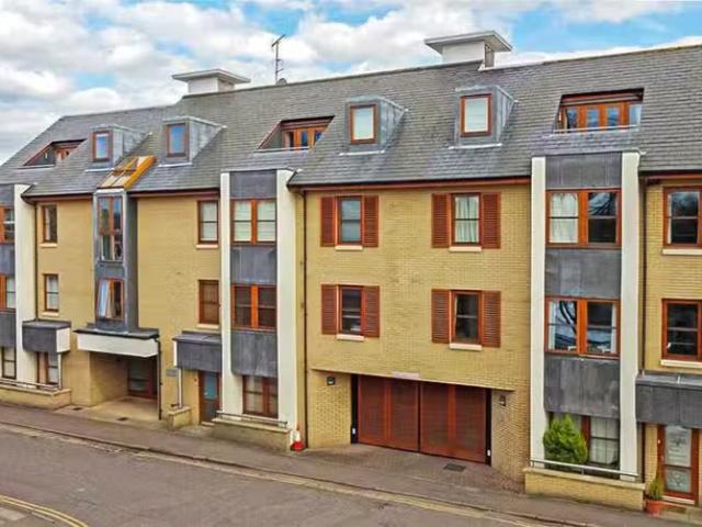 Unique 1 BA 1 bedroom apartment for rent in Garden Court, Adam.