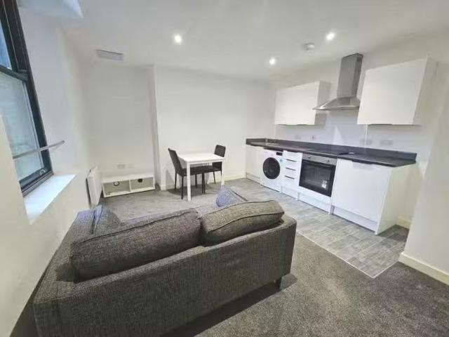 For Rent! 1 BA 1 bedroom apartment for rent in Eldon Place, Ma.