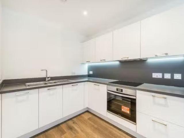 Cozy 1 BA 1 bedroom apartment for rent in Howard Court, HP11 2.