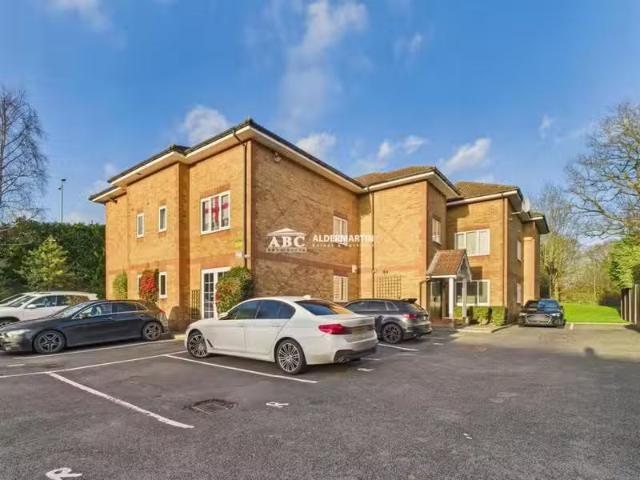 Deal! 1 BA 1 bedroom apartment for rent in Oakwood Road, Brick.