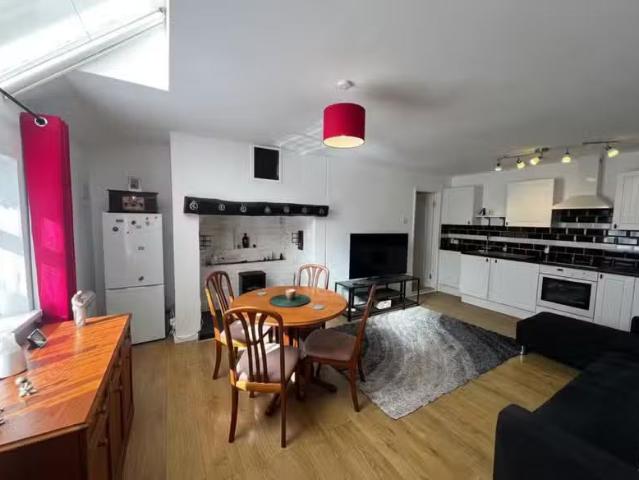 Deal! 1 BA 1 bedroom apartment for rent in Leamington Road, St.