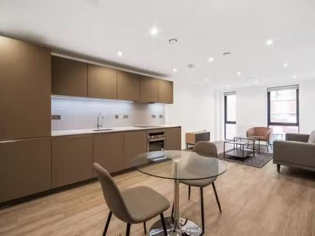 For Rent! 1 BA 1 bedroom apartment for rent in Lionel Street.