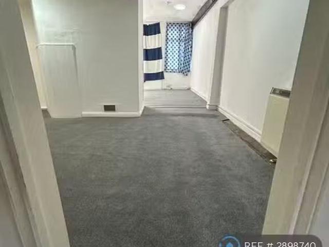 For Rent! 1 BA 1 bedroom flat for rent in Magdalen St, Colches.