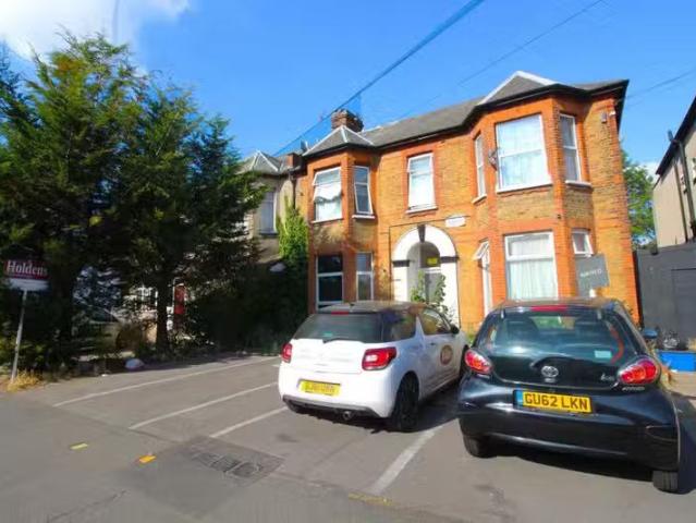 For Rent! 1 BA 1 bedroom flat for rent in Mansfield Road, Ilfo.