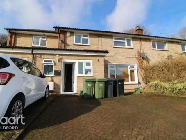 Just in! 1 BA 1 bedroom flat for rent in Applegarth Avenue, Gu.