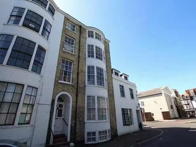 For Rent! 1 BA 1 bedroom flat for rent in Bedford Row, Worthin.