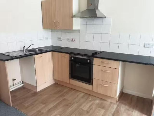 For Rent! 1 BA 1 bedroom flat for rent in Booth Street, RIPLEY.