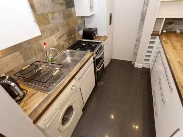 For Rent! 1 BA 1 bedroom flat for rent in Castle Terrace, City.