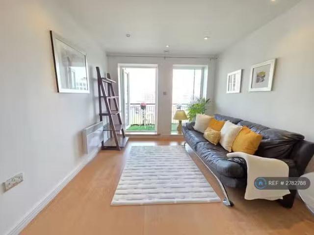 Nice 1 BA 1 bedroom flat for rent in Central House, London, E15