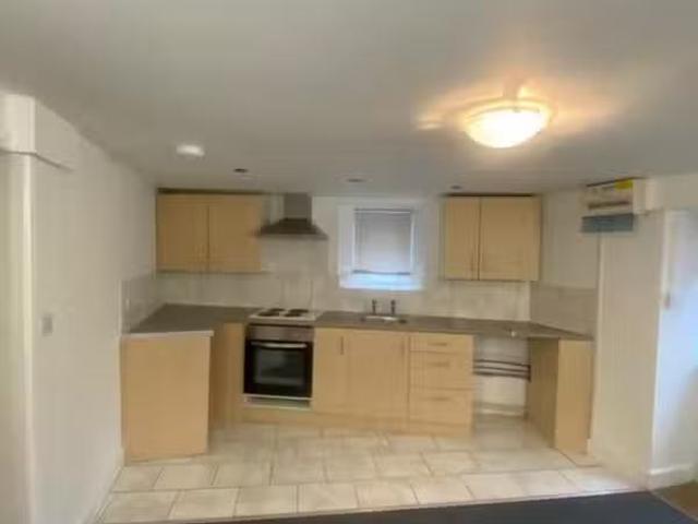 Deal! 1 BA 1 bedroom flat for rent in Chester Street, Bristol.