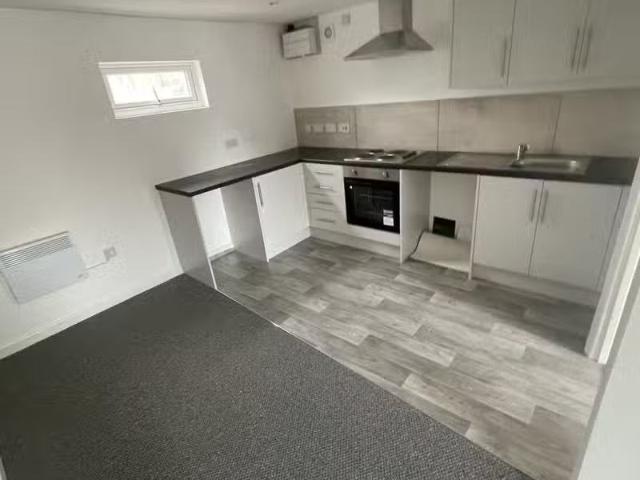 For Rent! 1 BA 1 bedroom flat for rent in Cowbridge Road East.