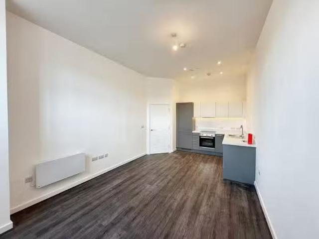 For Rent! 1 BA 1 bedroom flat for rent in Cotton Gardens, Bolt.