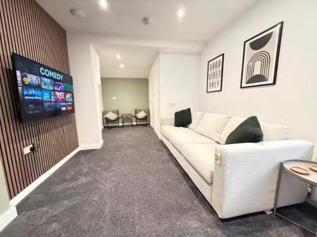 Cozy 1 BA 1 bedroom flat for rent in County Road, Walton, Live.