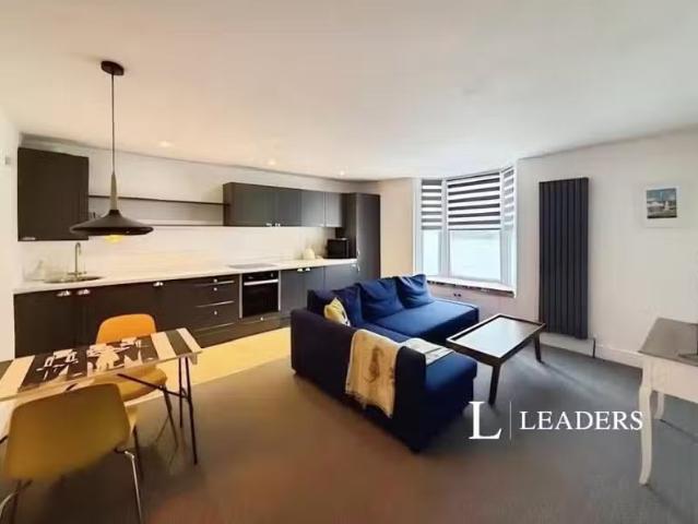 Cozy 1 BA 1 bedroom flat for rent in Edward Street, Brighton.