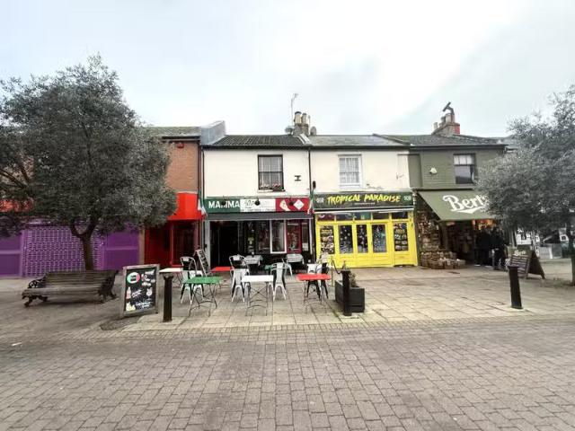 Unique 1 BA 1 bedroom flat for rent in George Street, Hove, BN3