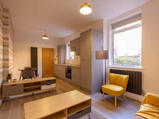For Rent! 1 BA 1 bedroom flat for rent in Gillott Road, Edgbas.