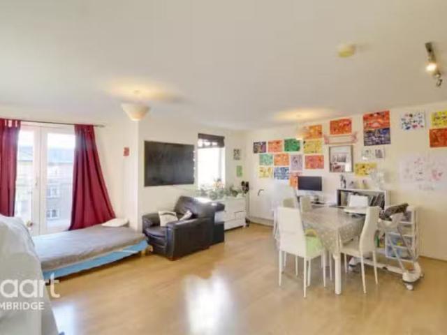Just in! 1 BA 1 bedroom flat for rent in Hampden Gardens, Camb.