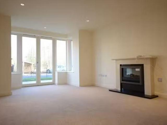 Just in! 1 BA 1 bedroom flat for rent in Hampshire Lakes, Oakl.
