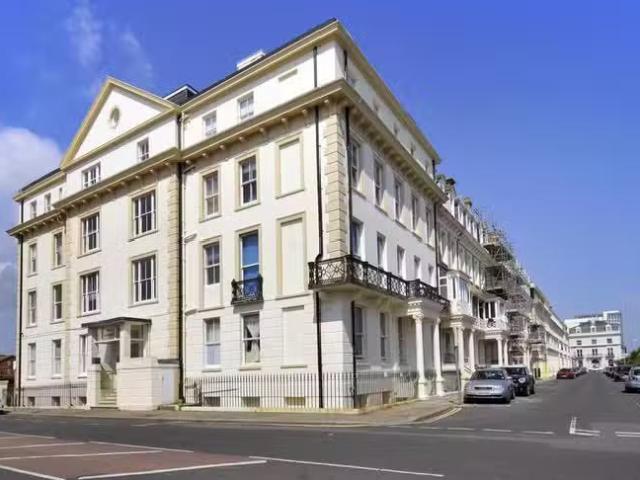 For Rent! 1 BA 1 bedroom flat for rent in Heene Terrace, Worth.