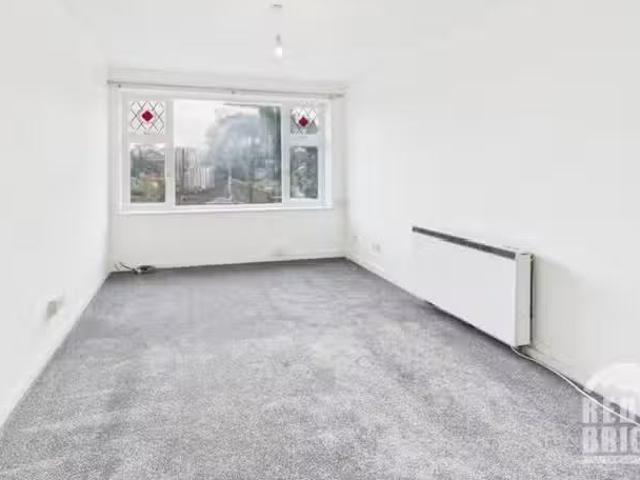 For Rent! 1 BA 1 bedroom flat for rent in Lyndale Road, Whober.