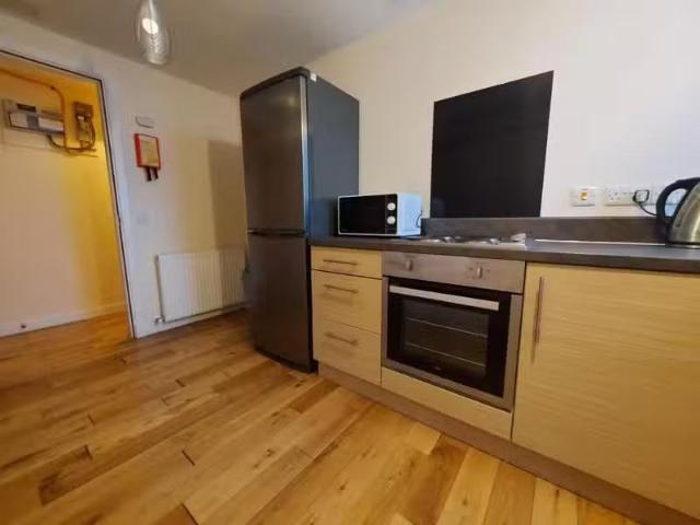 Just in! 1 BA 1 bedroom flat for rent in Palmerston Road, The.