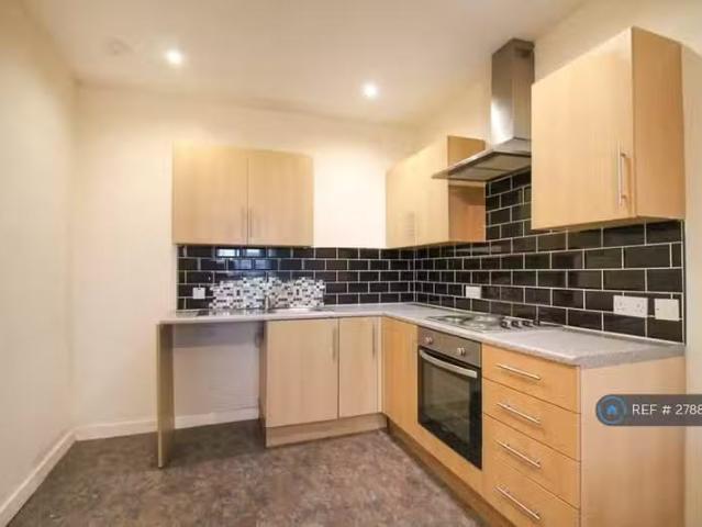 Cozy 1 BA 1 bedroom flat for rent in Robot Buildings, Bradford.