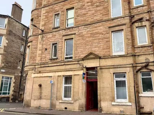 For Rent! 1 BA 1 bedroom flat for rent in Rossie Place, Easter.