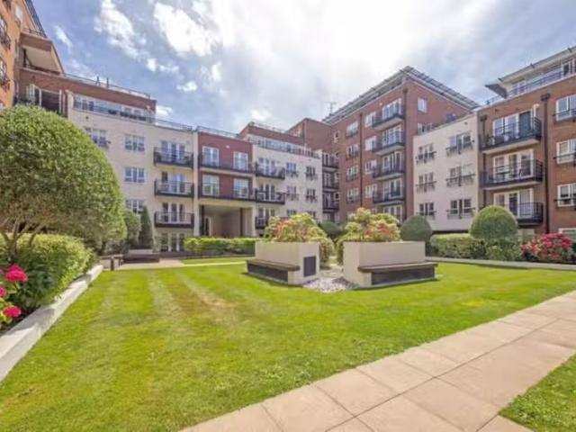 Charming 1 BA 1 bedroom flat for rent in Royal Quarter, Kingst.