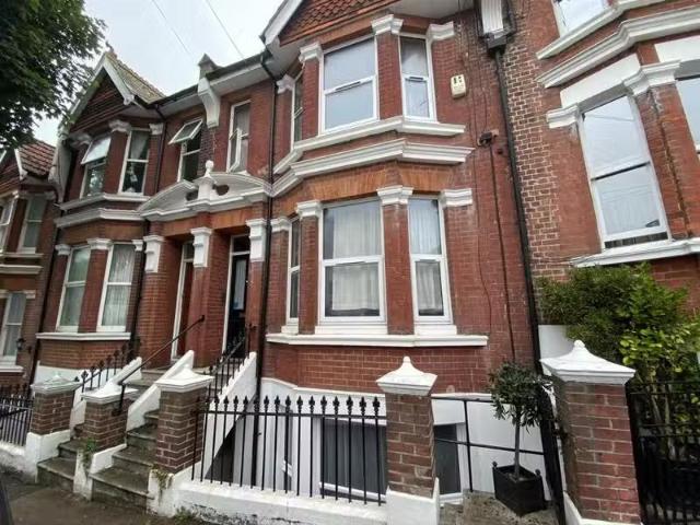 Deal! 1 BA 1 bedroom flat for rent in St James`s Avenue, Brigh.