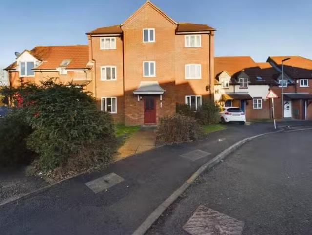 For Rent! 1 BA 1 bedroom flat for rent in Stanshaws Close, Bra.