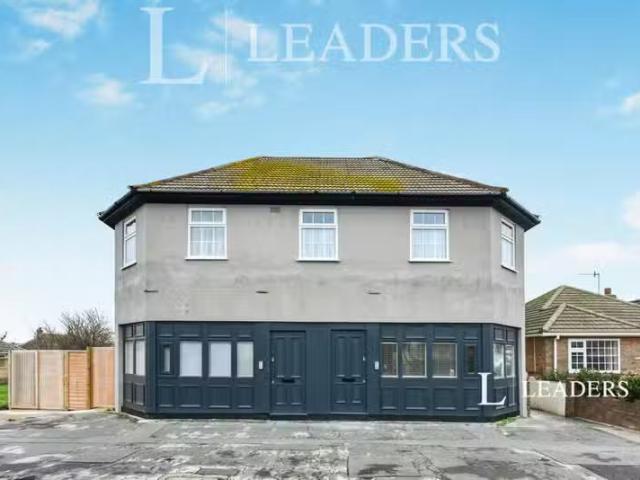 Unique 1 BA 1 bedroom flat for rent in South Coast Road, Peace.