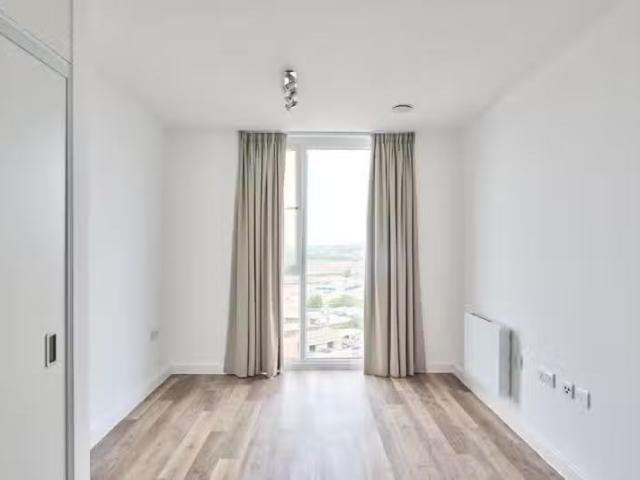 Cheap 1 BA 1 bedroom flat for rent in The Wullcomb, 93 Highcro.