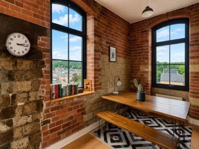 For Rent! 1 BA 1 bedroom flat for rent in The Locks, Bingley.