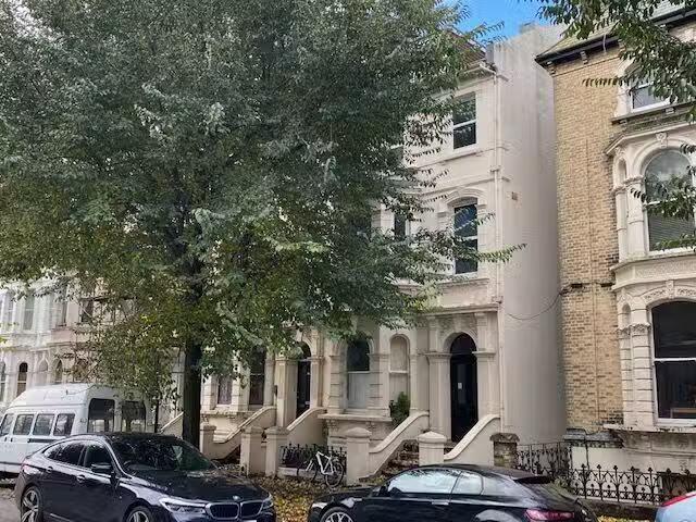 For Rent! 1 BA 1 bedroom flat for rent in Tisbury Road, Hove.