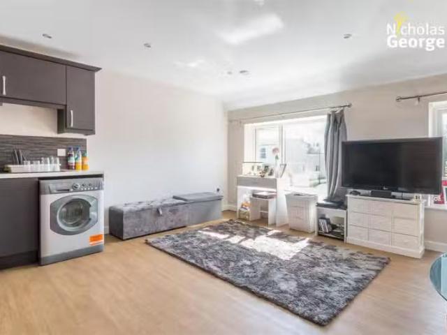 Cheap 1 BA 1 bedroom flat for rent in Vicarage Road, Kings Hea.