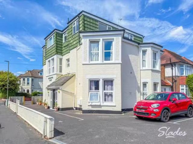 Nice 1 BA 1 bedroom flat for rent in Walpole Road, Boscombe, B.