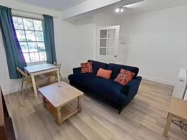 Deal! 1 BA 1 bedroom flat for rent in Websters Land, Edinburgh.