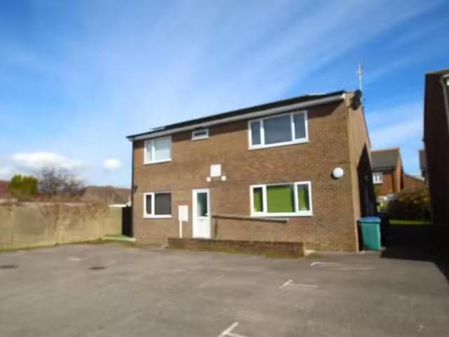 Unique 1 BA 1 bedroom flat for rent in West Way, Wick, BN17