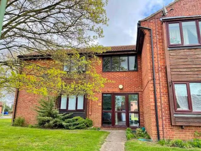 Unique 1 BA 1 bedroom flat for rent in Weston Way, Newmarket.