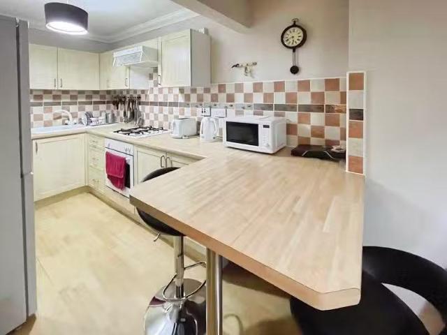 Just in! 1 BA 1 bedroom flat for rent in Wimborne Road, Bourne.