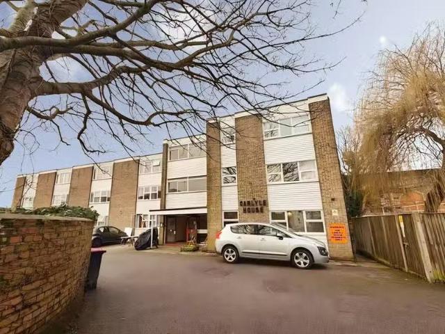 Cozy 1 BA 1 bedroom Flat to rent, Bridge Road, Worthing, BN14.