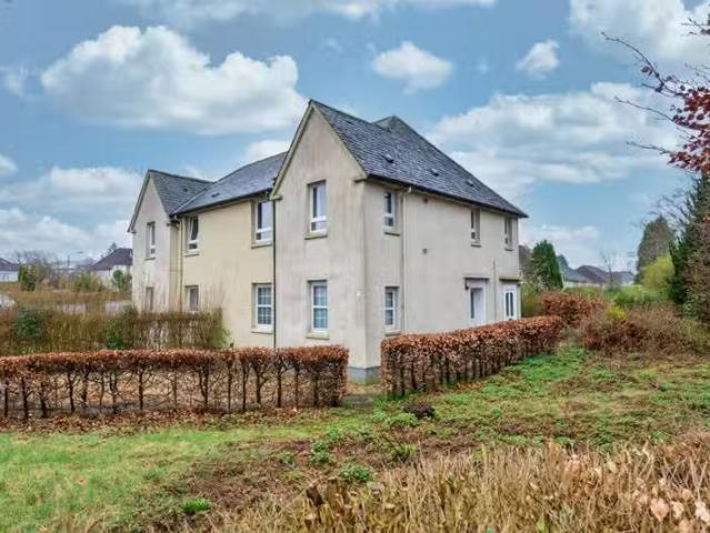 Unique 1 BA 1 bedroom ground floor flat for rent in Whitehurst.