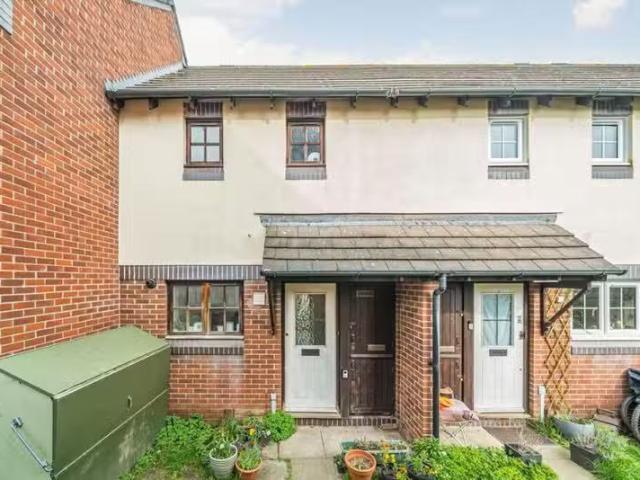 Charming 1 BA 1 bedroom house for rent in Archer Close, Kingst.
