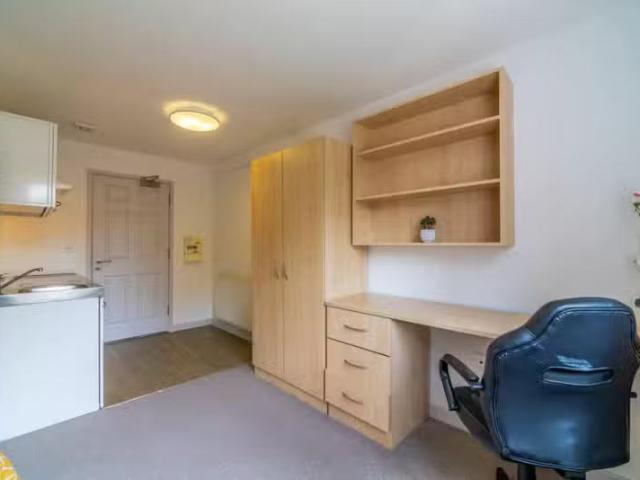 Just in! 1 BA 1 bedroom house for rent in Bywater House, Birmi.