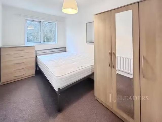 Just in! 1 BA 1 bedroom house for rent in Haseley Close, Reddi.