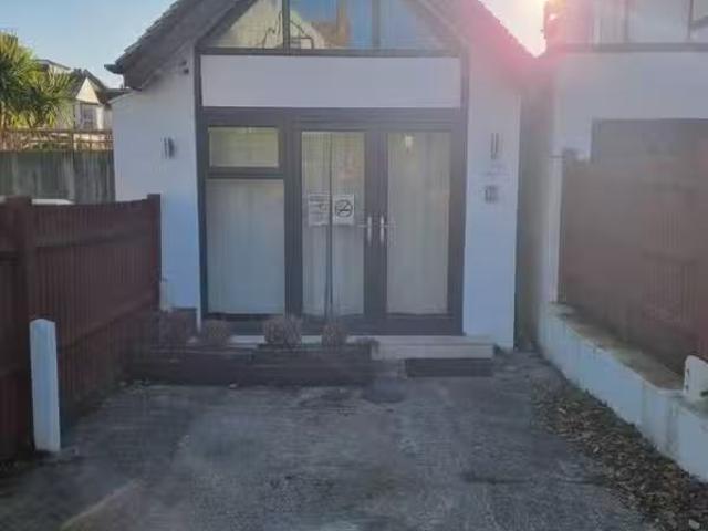 For Rent! 1 BA 1 bedroom house for rent in New Church Road, Ho.